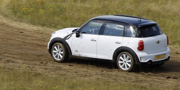 MINI クロスオーバー ミニクーパーS（R60）の実力・評価 | MINI COOPER Sketch