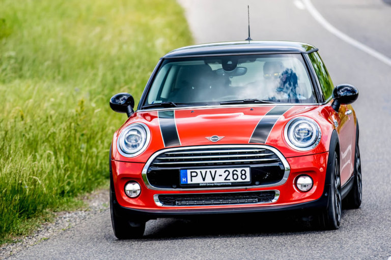 MINI 3ドア/5ドア｜ソラリスオレンジの写真集 | MINI COOPER Sketch