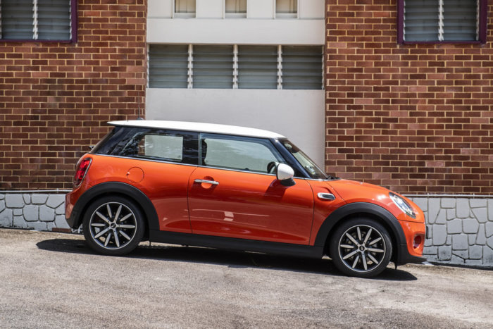 MINI 3ドア/5ドア｜ソラリスオレンジの写真集 | MINI COOPER Sketch