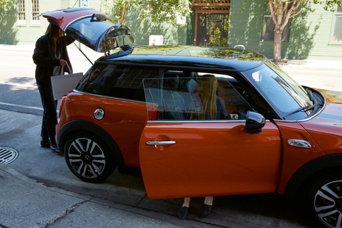 MINI 3ドア/5ドア｜ソラリスオレンジの写真集 | MINI COOPER Sketch