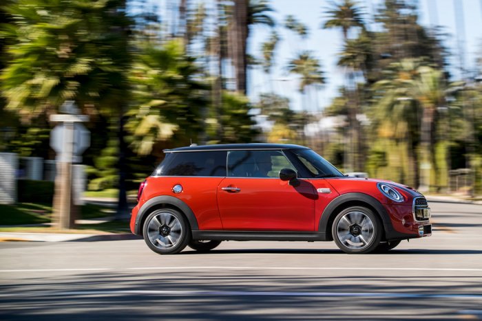 MINI 3ドア/5ドア｜ソラリスオレンジの写真集 | MINI COOPER Sketch