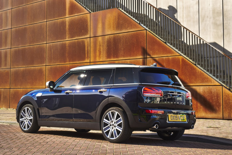 MINIクラブマン（F54）のボディカラーとルーフカラー | MINI COOPER Sketch