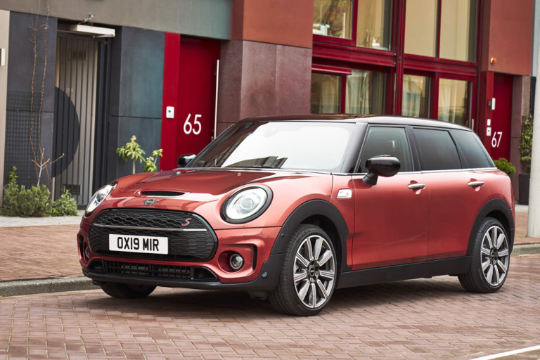 MINI クラブマン｜インディアンサマーレッドの写真集 | MINI COOPER Sketch