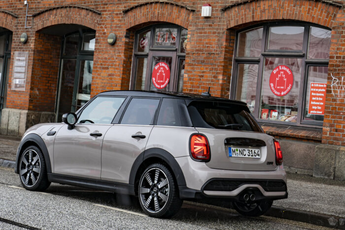 MINI 3ドア/5ドア｜ルーフトップグレーの写真集 | MINI COOPER Sketch