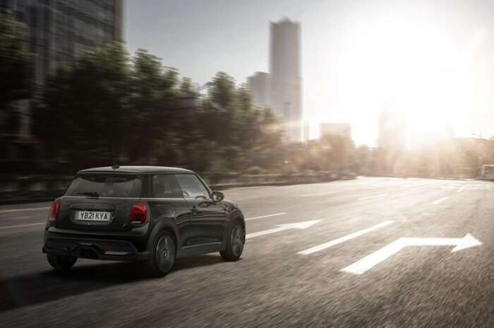 限定200台の特別なMINIクーパーS「シャドーエディション」登場！ | MINI COOPER Sketch