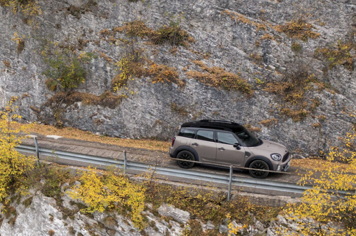 MINIクロスオーバー限定200台「ハイランドエディション」登場！ | MINI COOPER Sketch