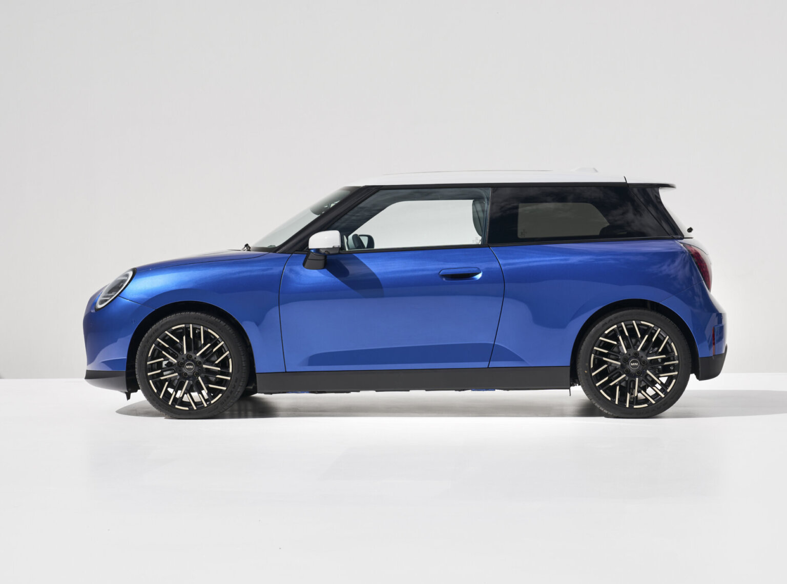 速報：新型MINI 3ドア クーパーSE（BEV）が世界初公開！ | MINI COOPER Sketch