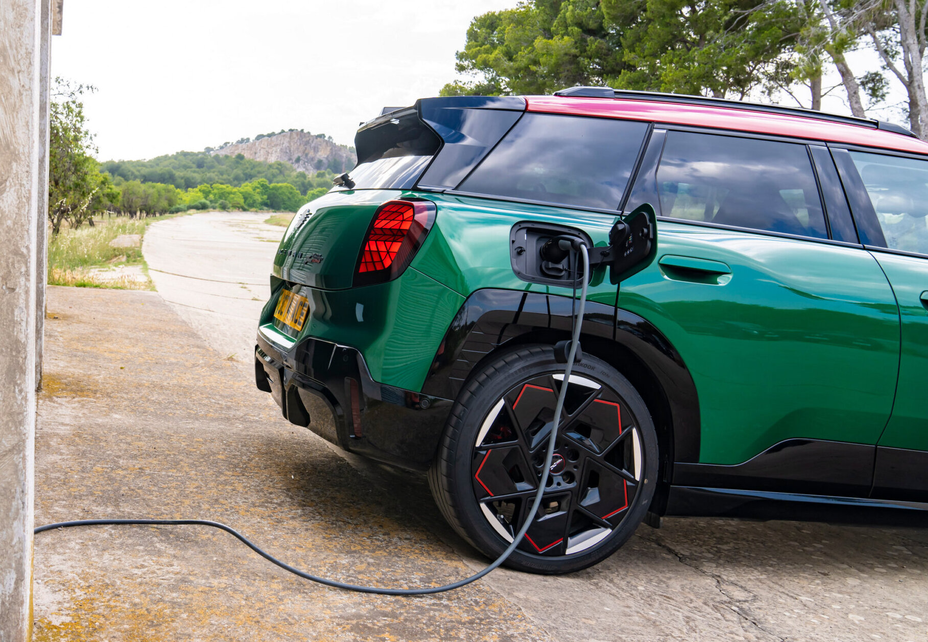 電動スポーツ時代が到来！MINI BEV「ジョンクーパーワークス」発表 | MINI COOPER Sketch