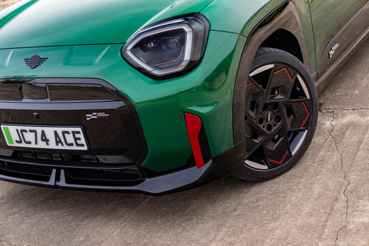 電動スポーツ時代が到来！MINI BEV「ジョンクーパーワークス」発表 | MINI COOPER Sketch